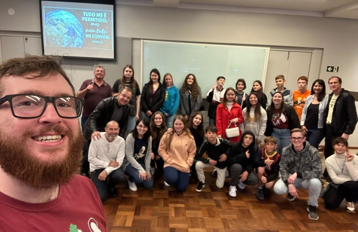 Paróquia Mãe de Deus de Carlos Barbosa dá início às atividades do CLJ para jovens de 13 a 18 ...