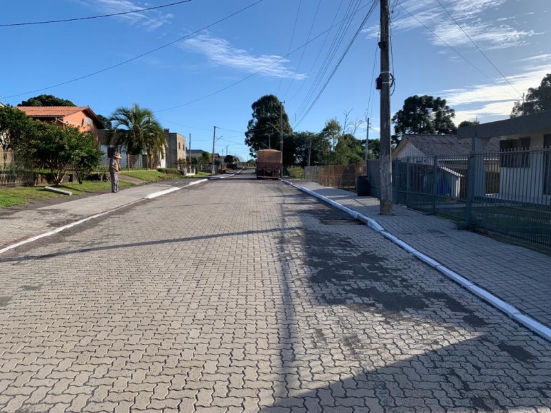 Finalizada a obra de calçamento paver em duas ruas do bairro Spinelli ...